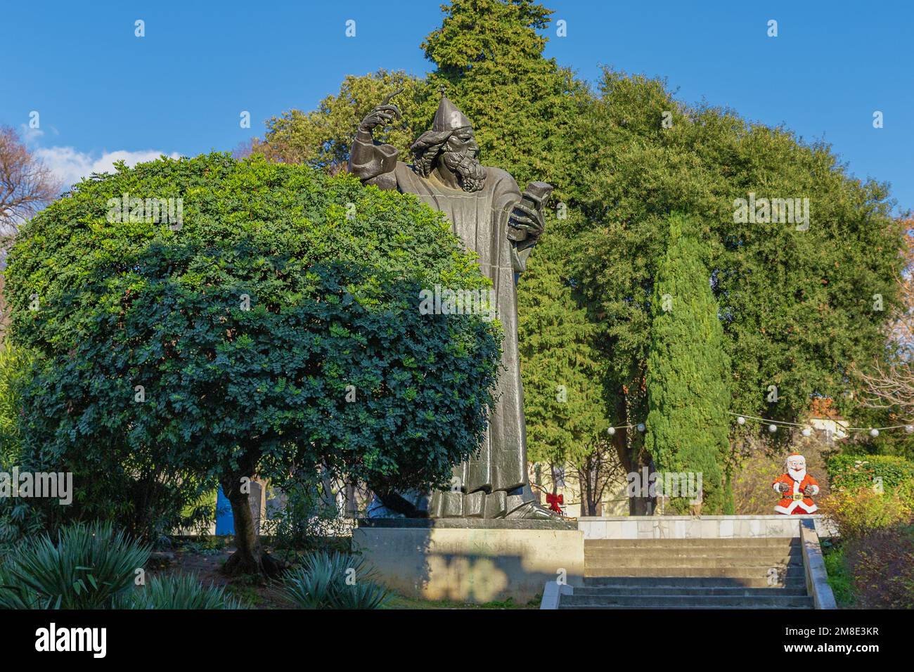 Monument of Grgur Ninski in Split. Christmas decoration in Split. Santa ...