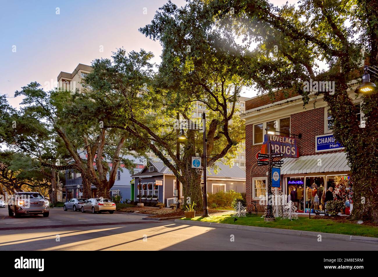 Shops line Washington Avenue, Dec. 28, 2022, in Ocean Springs ...