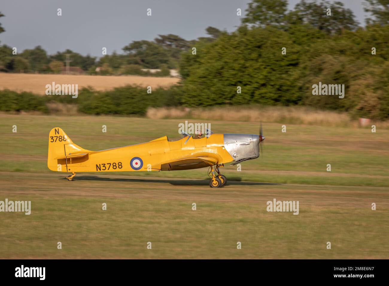 Old raf airfield hi-res stock photography and images - Alamy