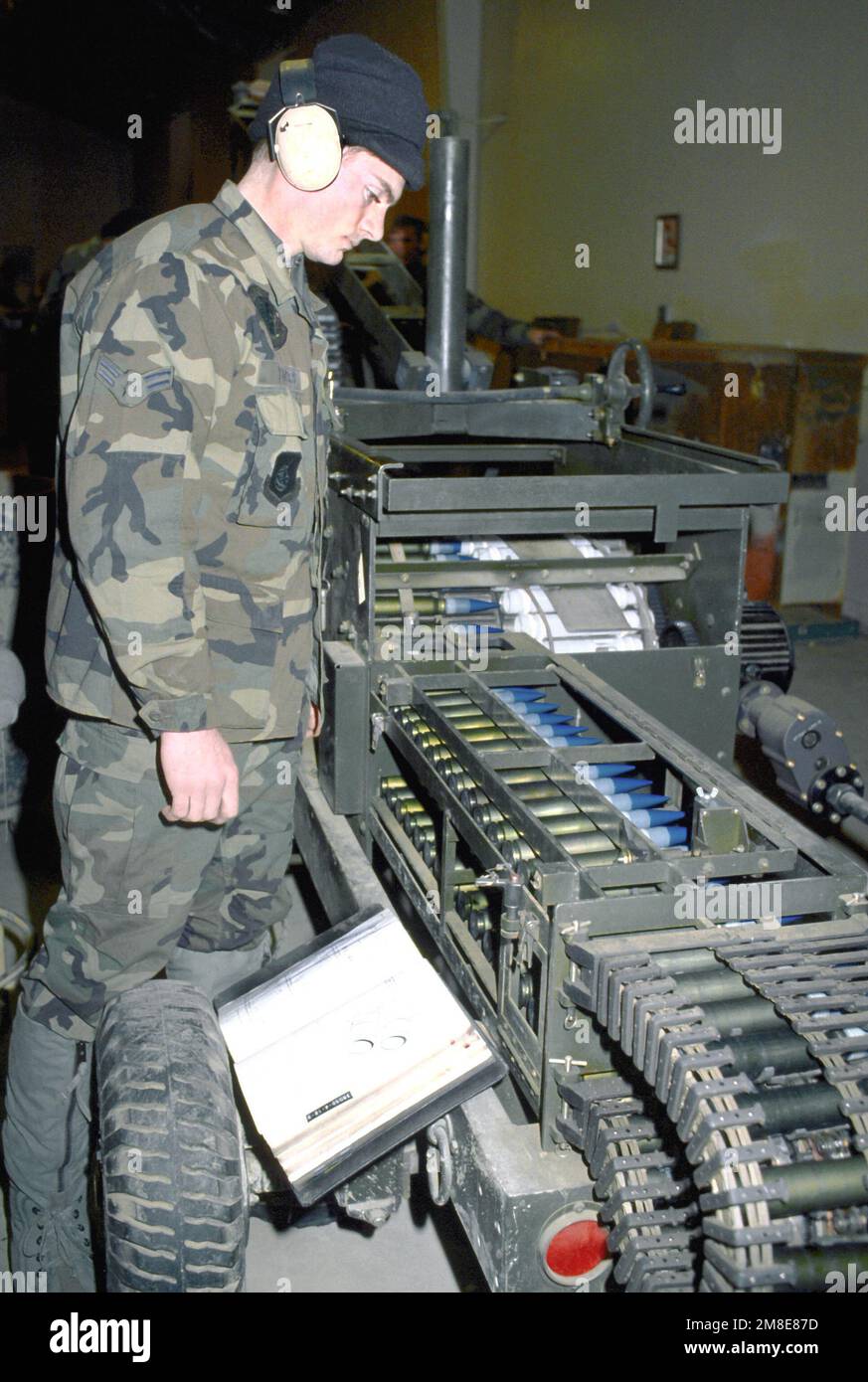 30mm cannon hi-res stock photography and images - Alamy