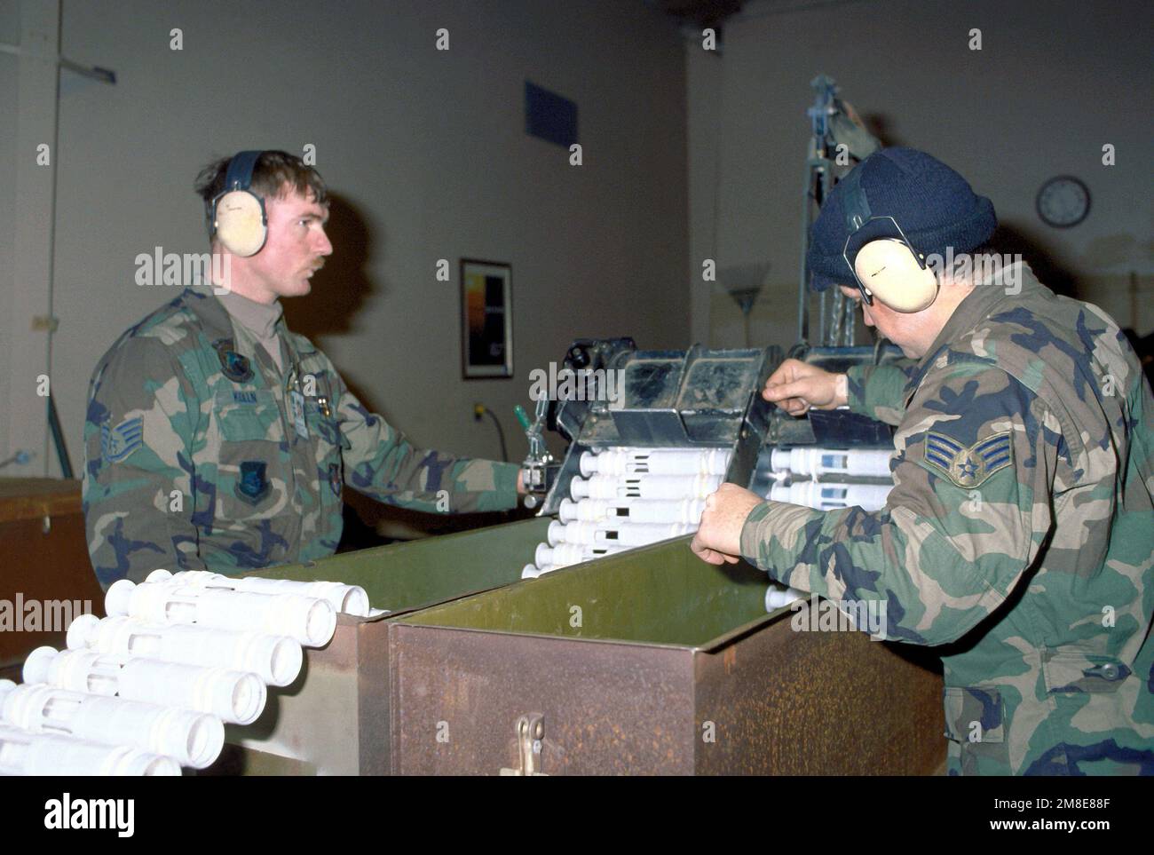 30mm cannon hi-res stock photography and images - Alamy