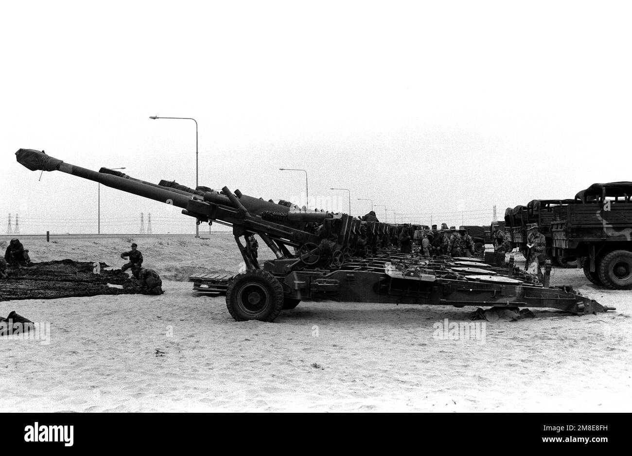 Members of the 5th Battalion, 11th Marine Regiment, 1ST Marine Division ...