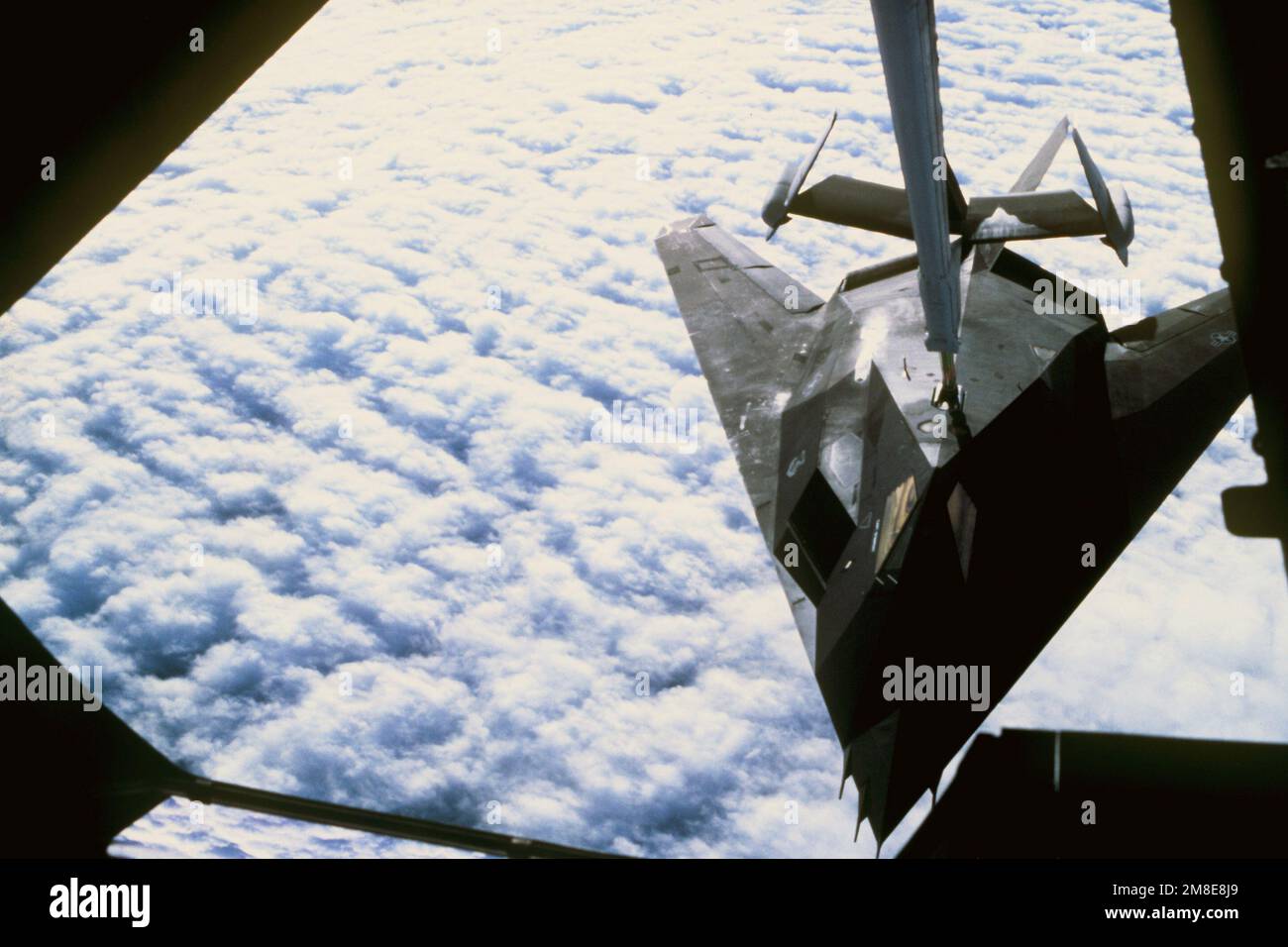 F 117 nighthawk stealth fighter hi-res stock photography and images - Alamy