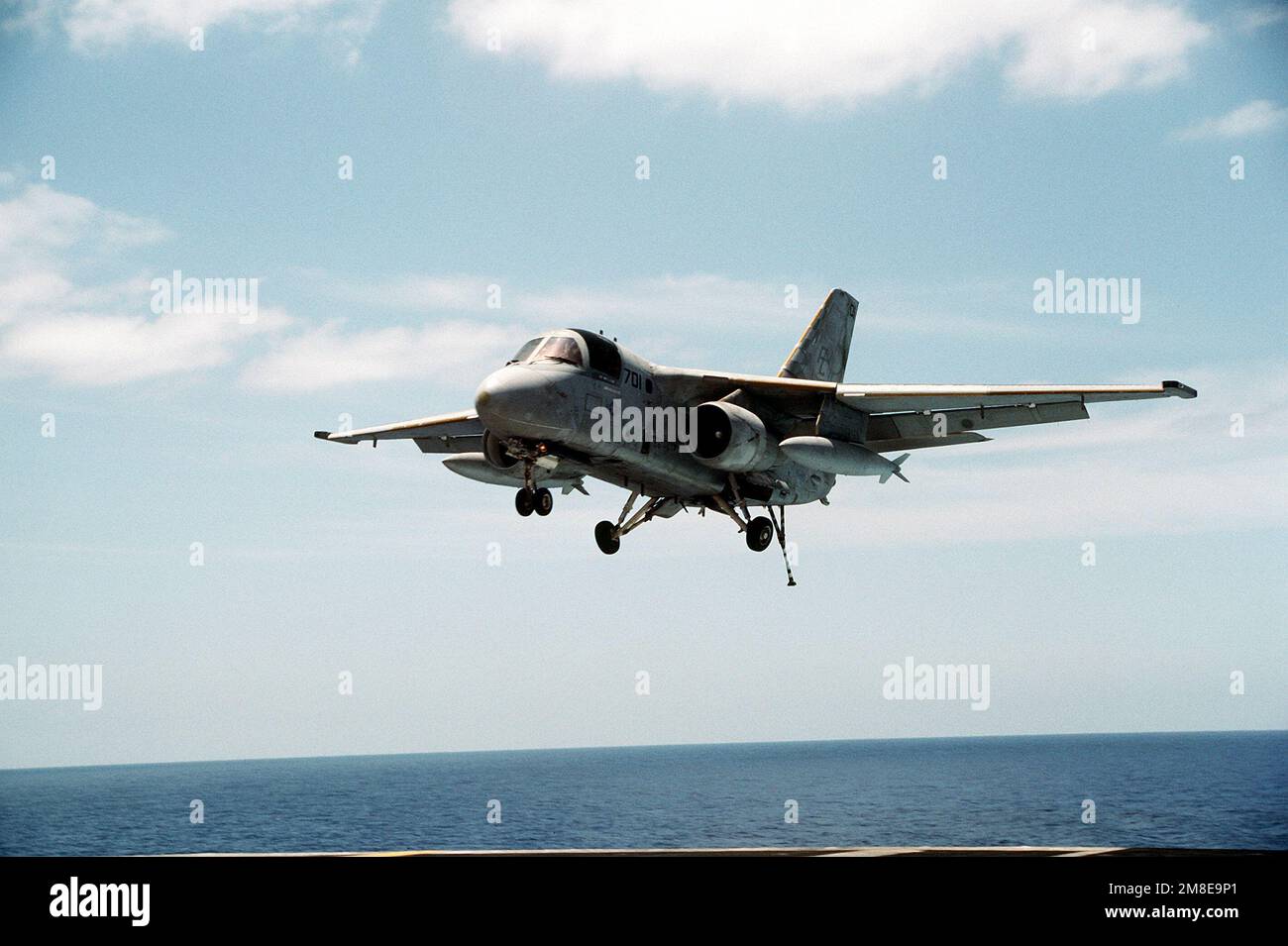 An Air Anti-submarine Squadron 22 (VS-22) S-3A Viking aircraft comes in ...
