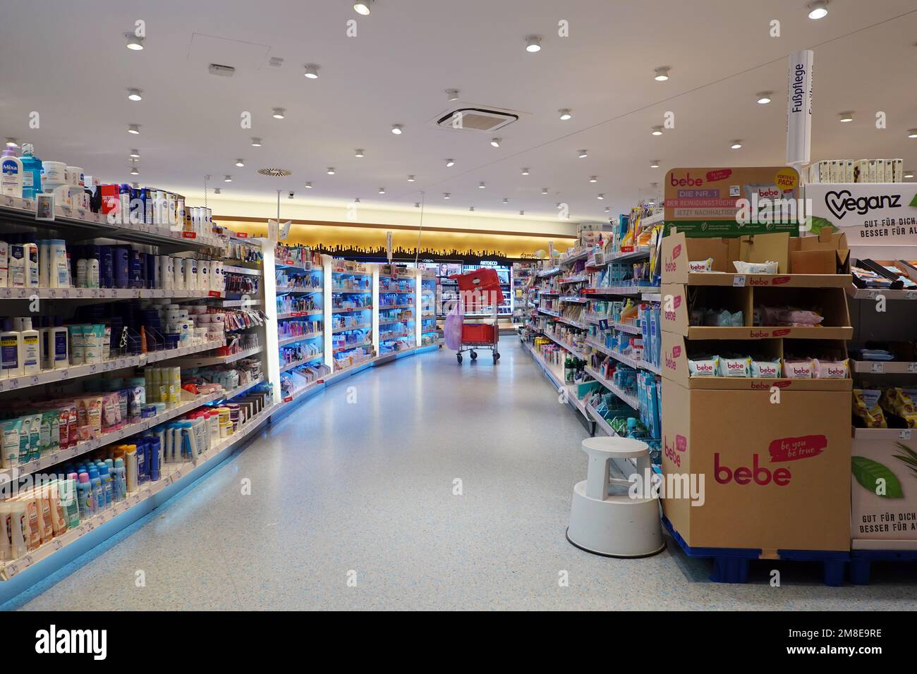 moderne Filiale der DM-Drogeriemarkt GmbH + Co. KG Stock Photo - Alamy