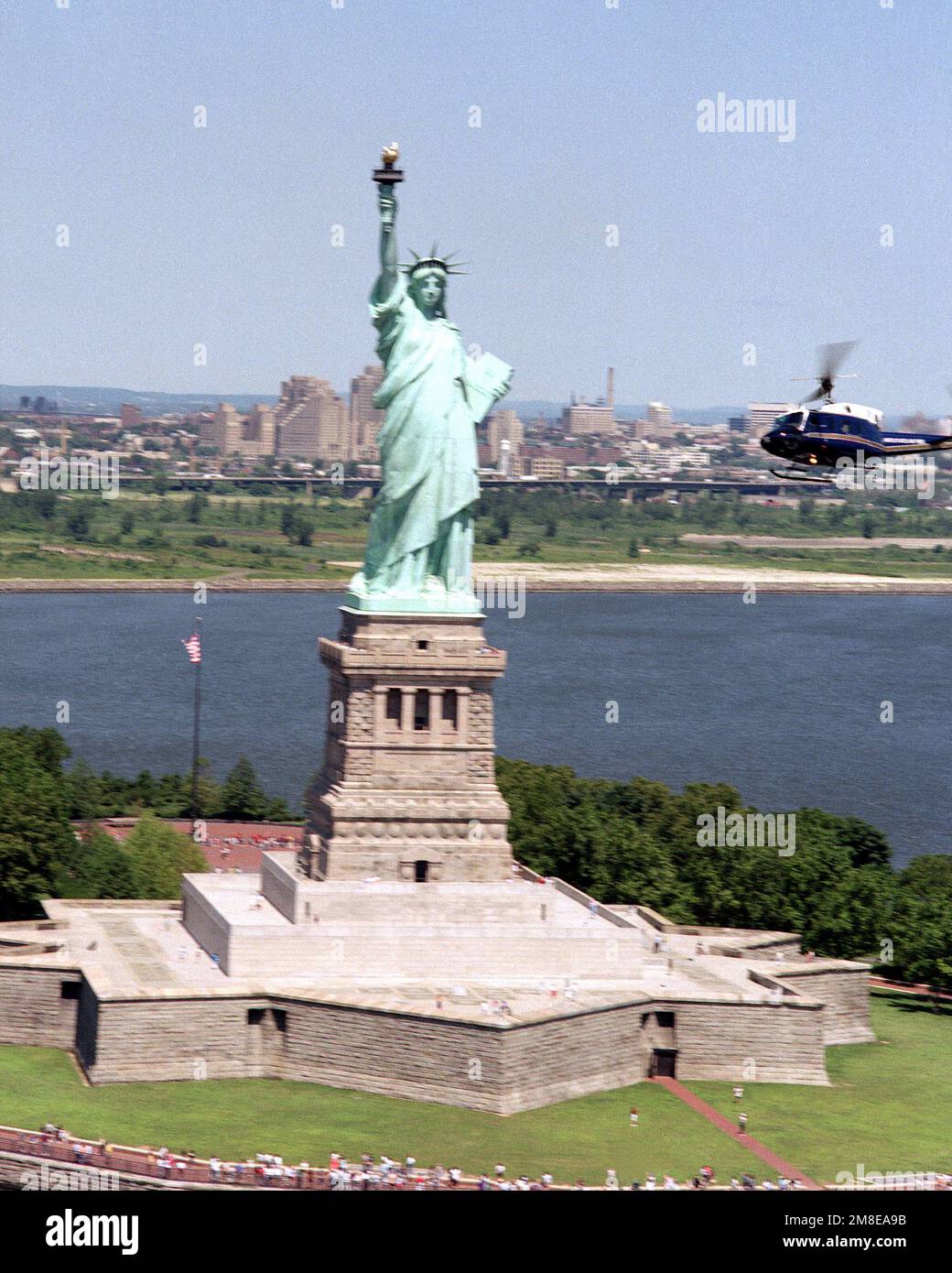 United states air force statue hi-res stock photography and images - Alamy