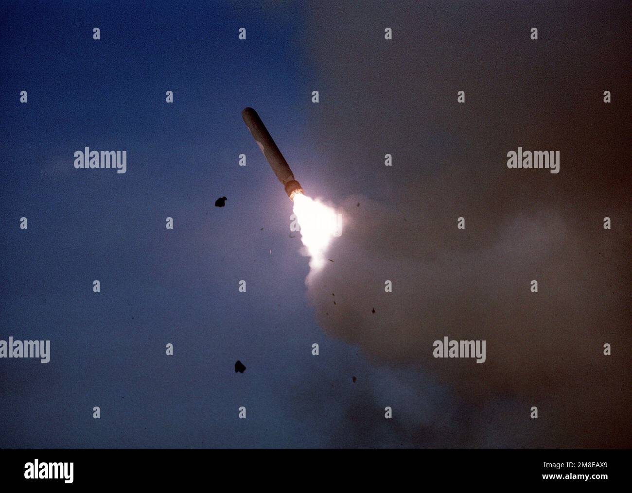 A BGM-109 Tomahawk land-attack missile (TLAN) heads toward an Iraqi ...