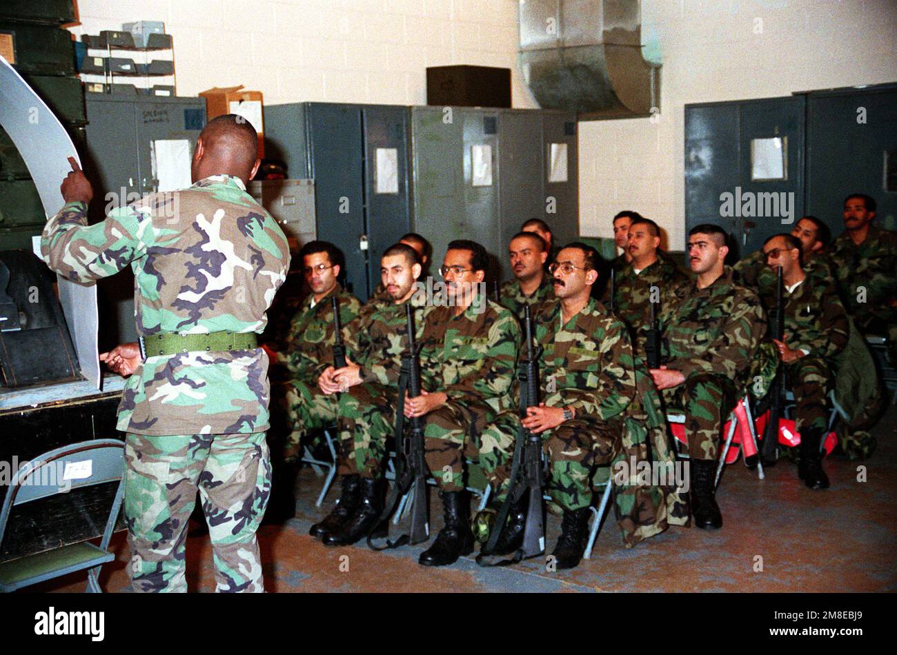 Operation desert storm soldiers hi-res stock photography and images - Alamy