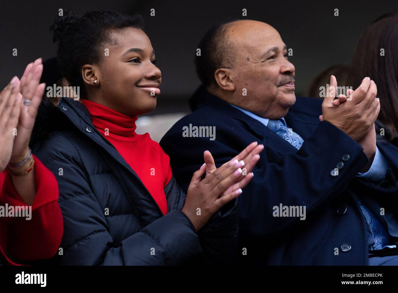 Martin luther king statue embrace hi-res stock photography and images ...