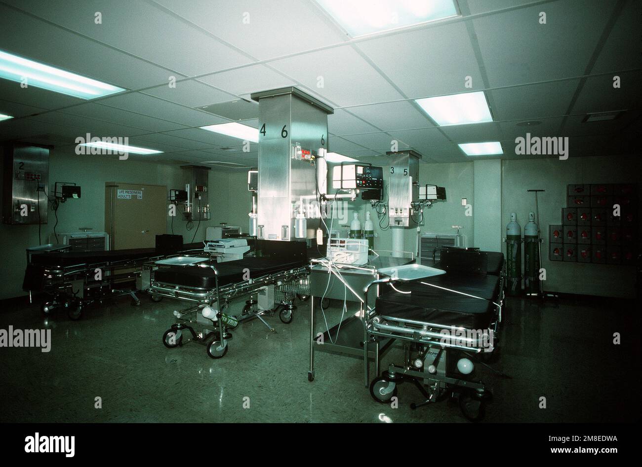 A view of a recovery ward aboard the hospital ship USNS COMFORT (T-AH ...