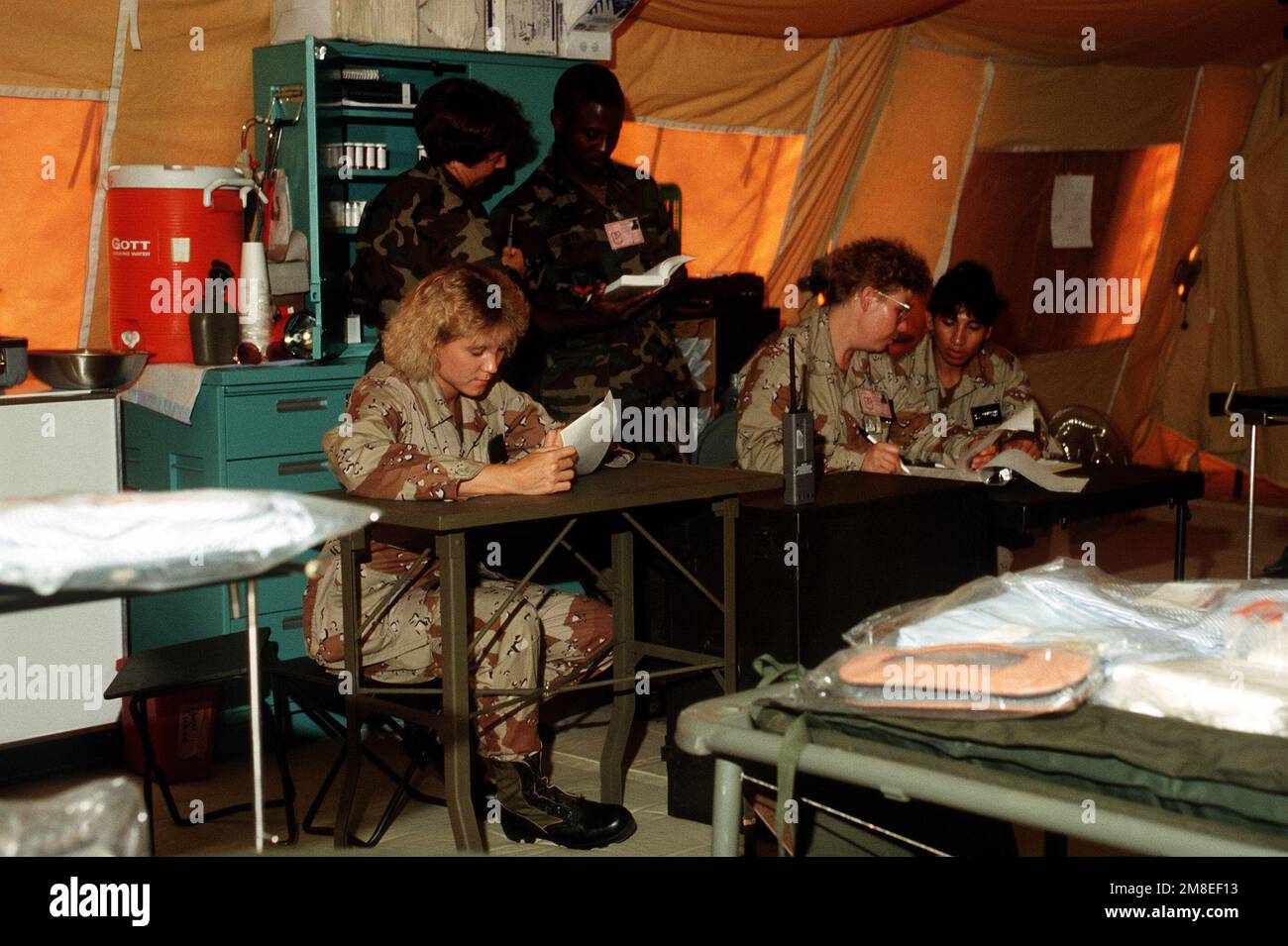 Saudi pharmacy hi-res stock photography and images - Alamy