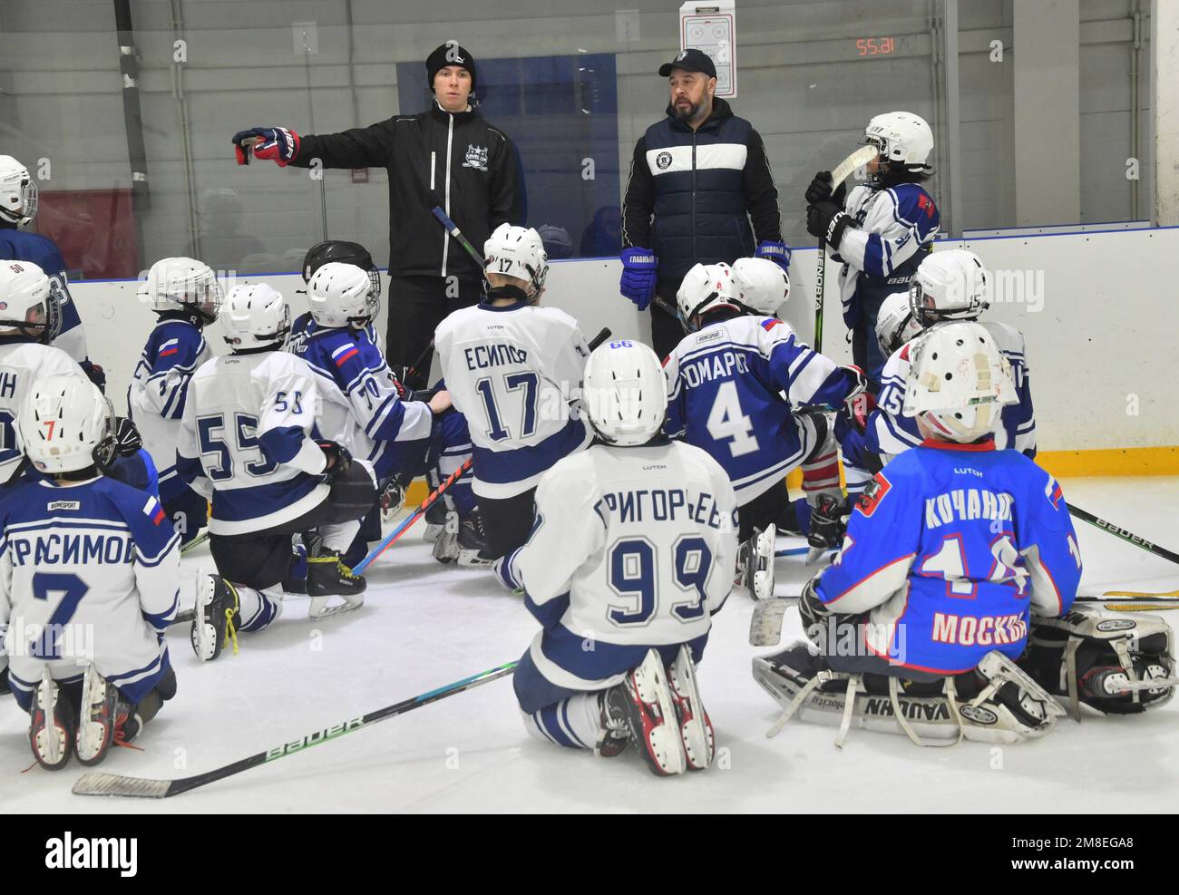 Moscow. Gatherings of 10-year-old pupils of the command Pennant of the ...