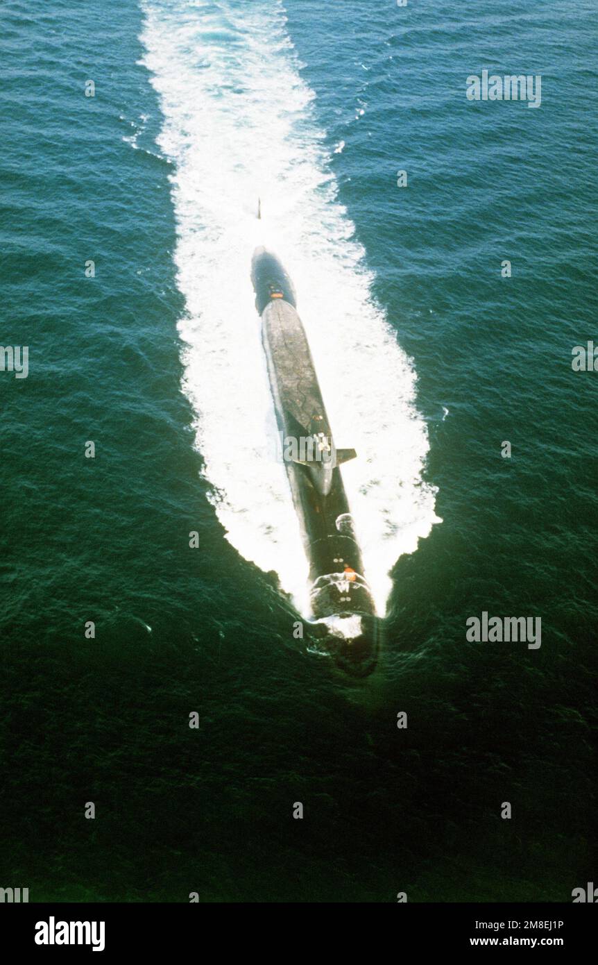 An overhead bow view of the nuclear-powered strategic missile submarine ...
