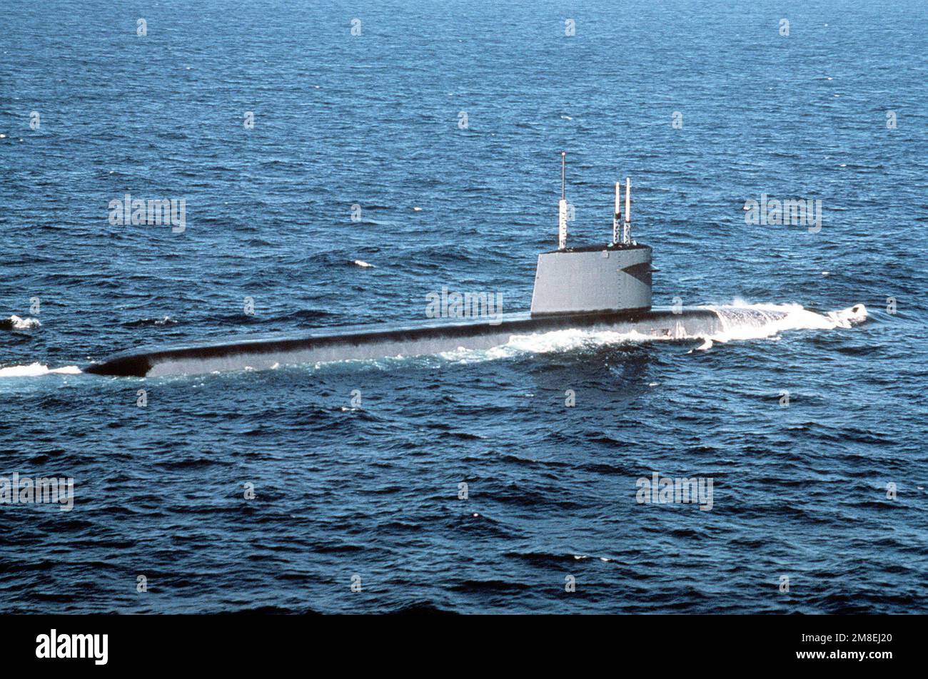 A starboard view of the nuclear-powered strategic missile submarine USS ...
