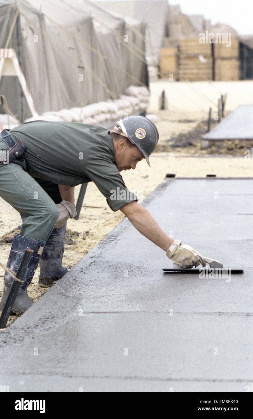 PETTY Officer 2nd Class Michael Cowart, Naval Mobile Construction ...