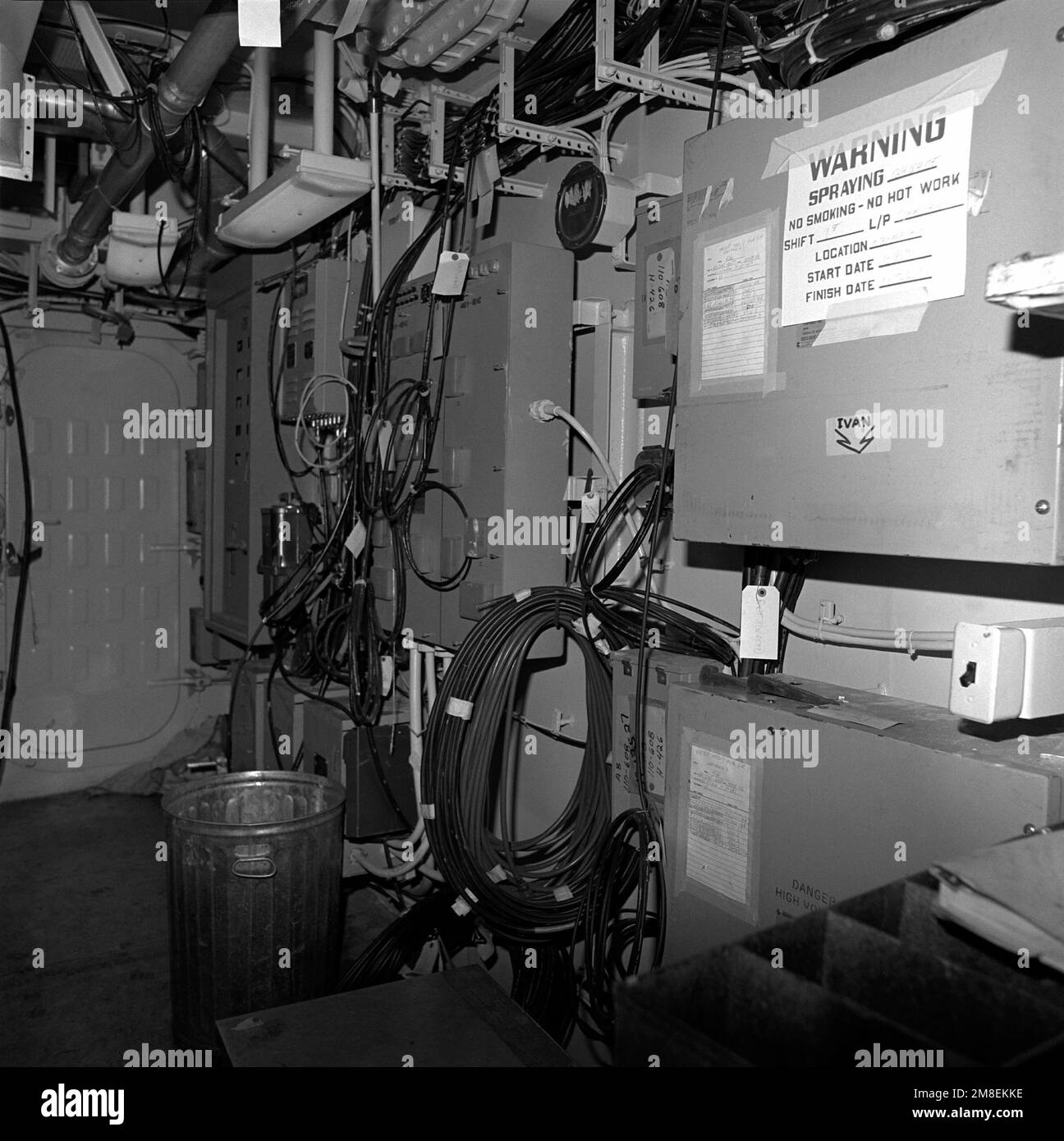 The electronic warfare room aboard the guided missile cruiser SHILOH ...
