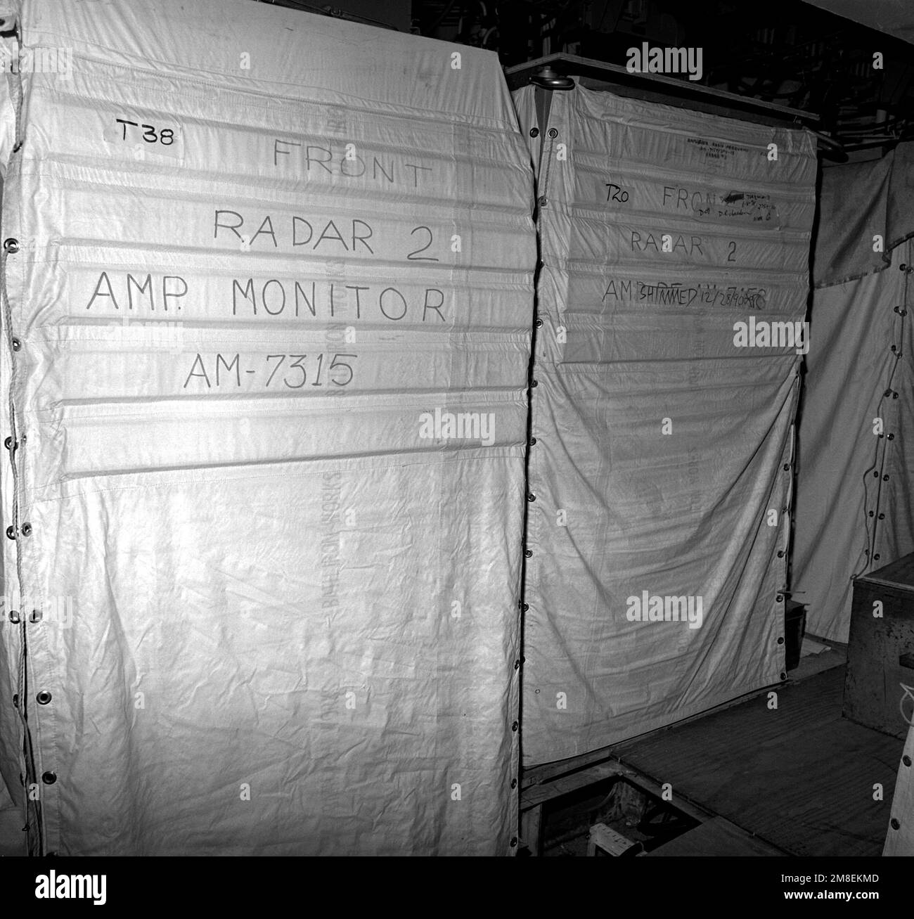 Aegis radar room No. 2 aboard the guided missile cruiser SHILOH (CG-67 ...