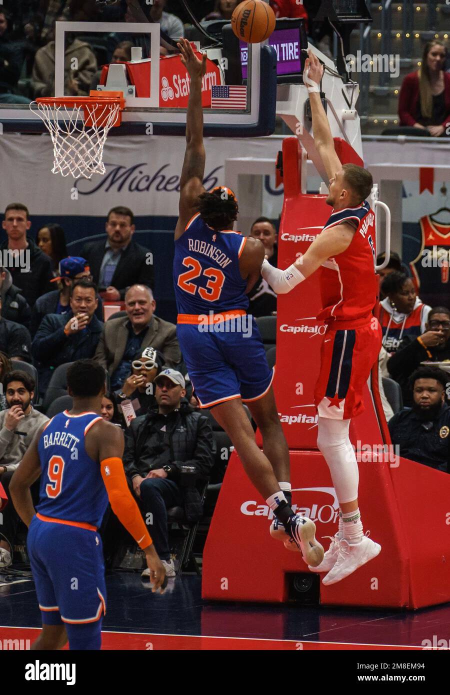 Kristaps porzingis block hi-res stock photography and images - Alamy