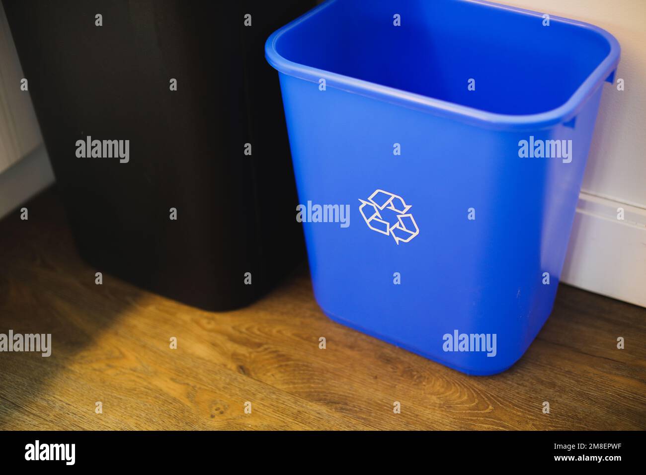 recycling trash can sign reusable environmentally friendly recycle ...