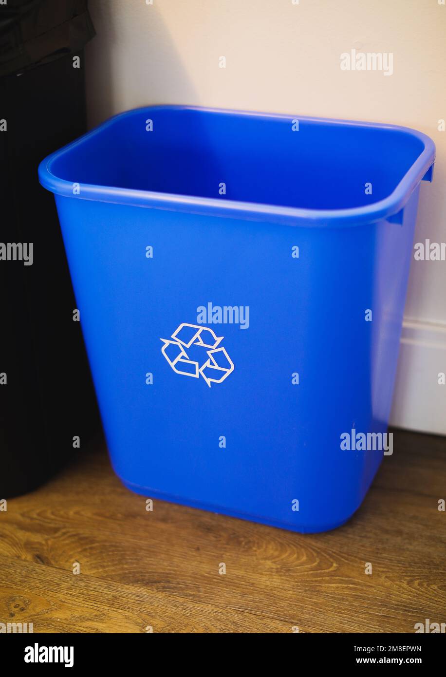 recycling trash can sign reusable environmentally friendly recycle ...