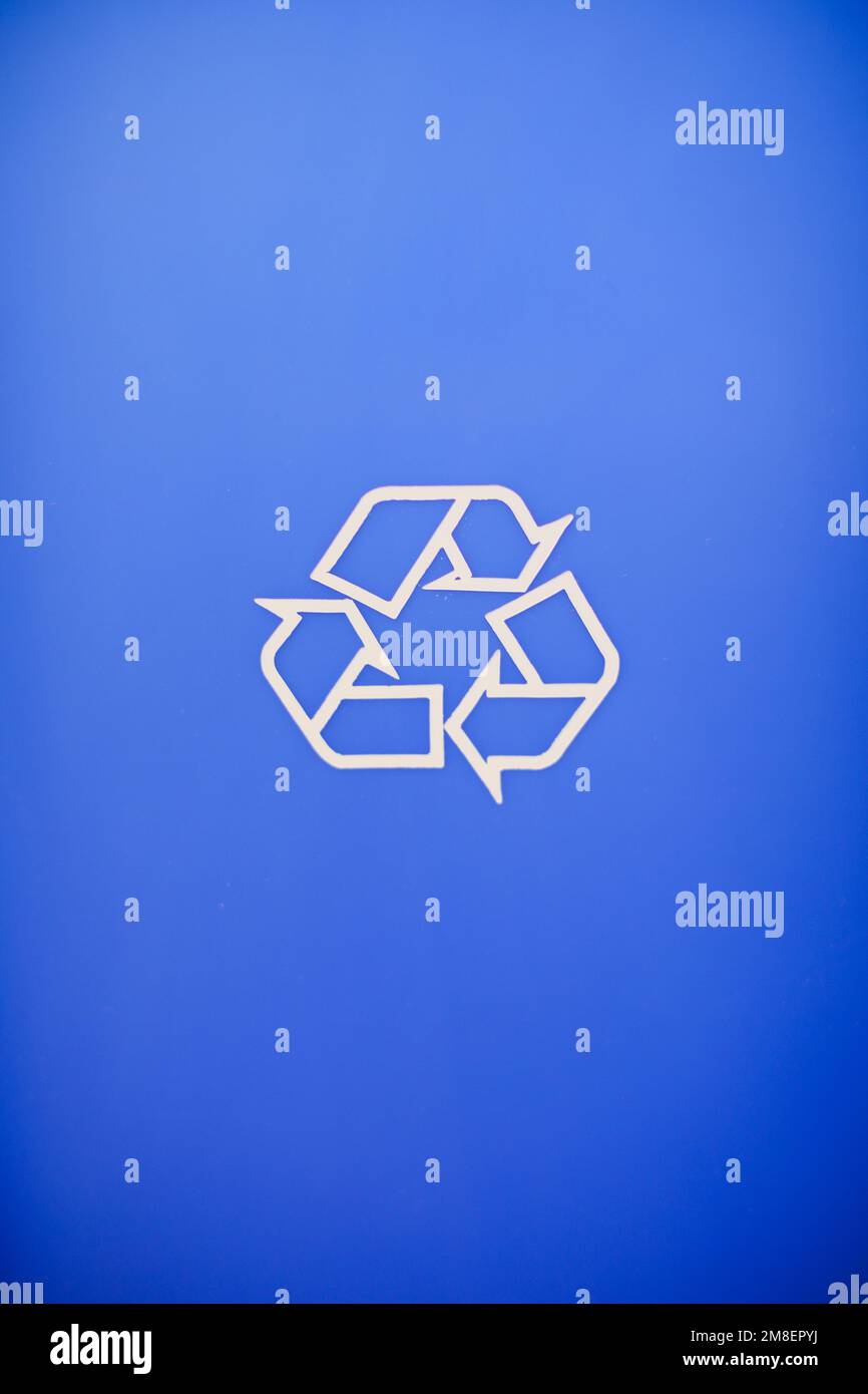 recycling trash can sign reusable environmentally friendly recycle ...