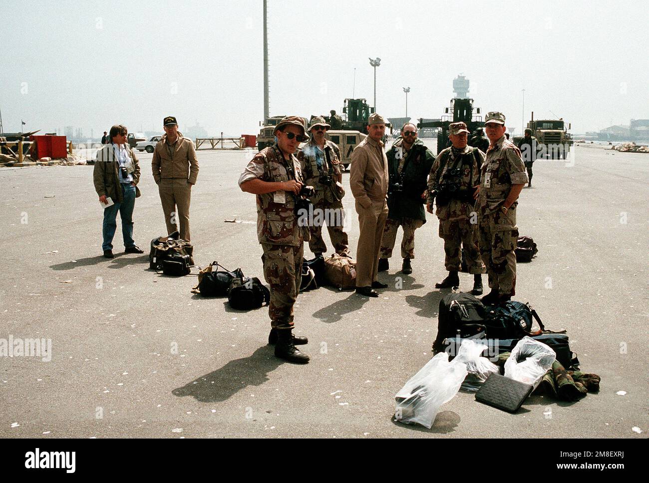 Kuwait navy base hi-res stock photography and images - Alamy