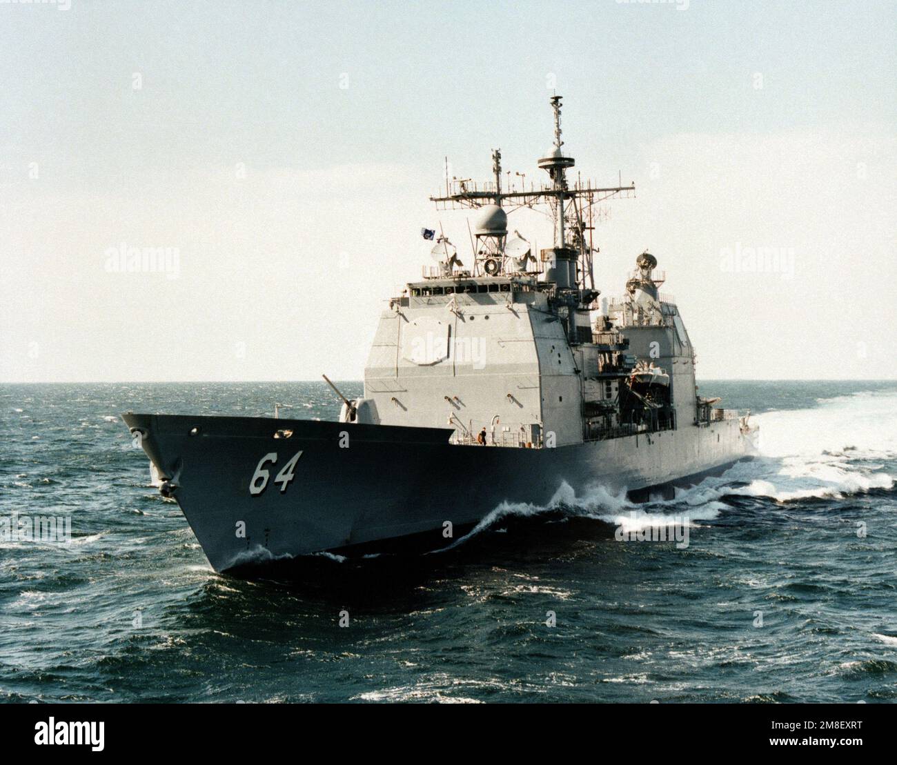 A port bow view of the guided missile crusier USS GETTYSBURG (CG 64 ...