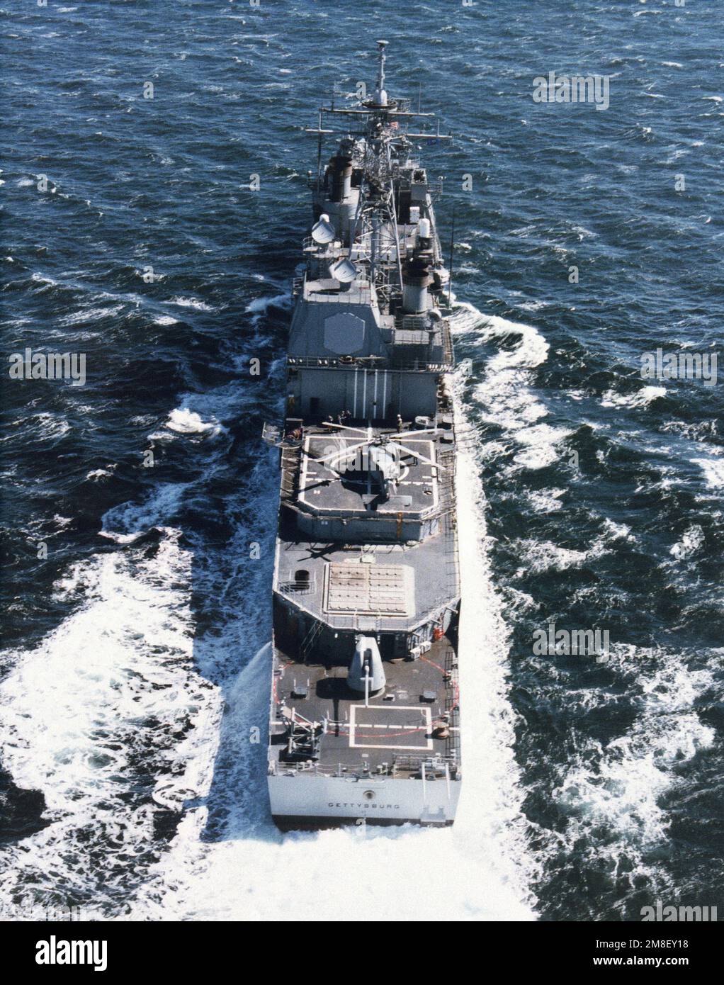 A stern view of the guided missile crusier USS GETTYSBURG (CG 64 ...