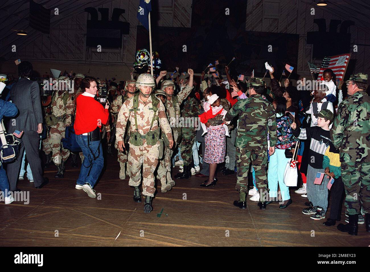 Operation desert storm soldiers hi-res stock photography and images - Alamy