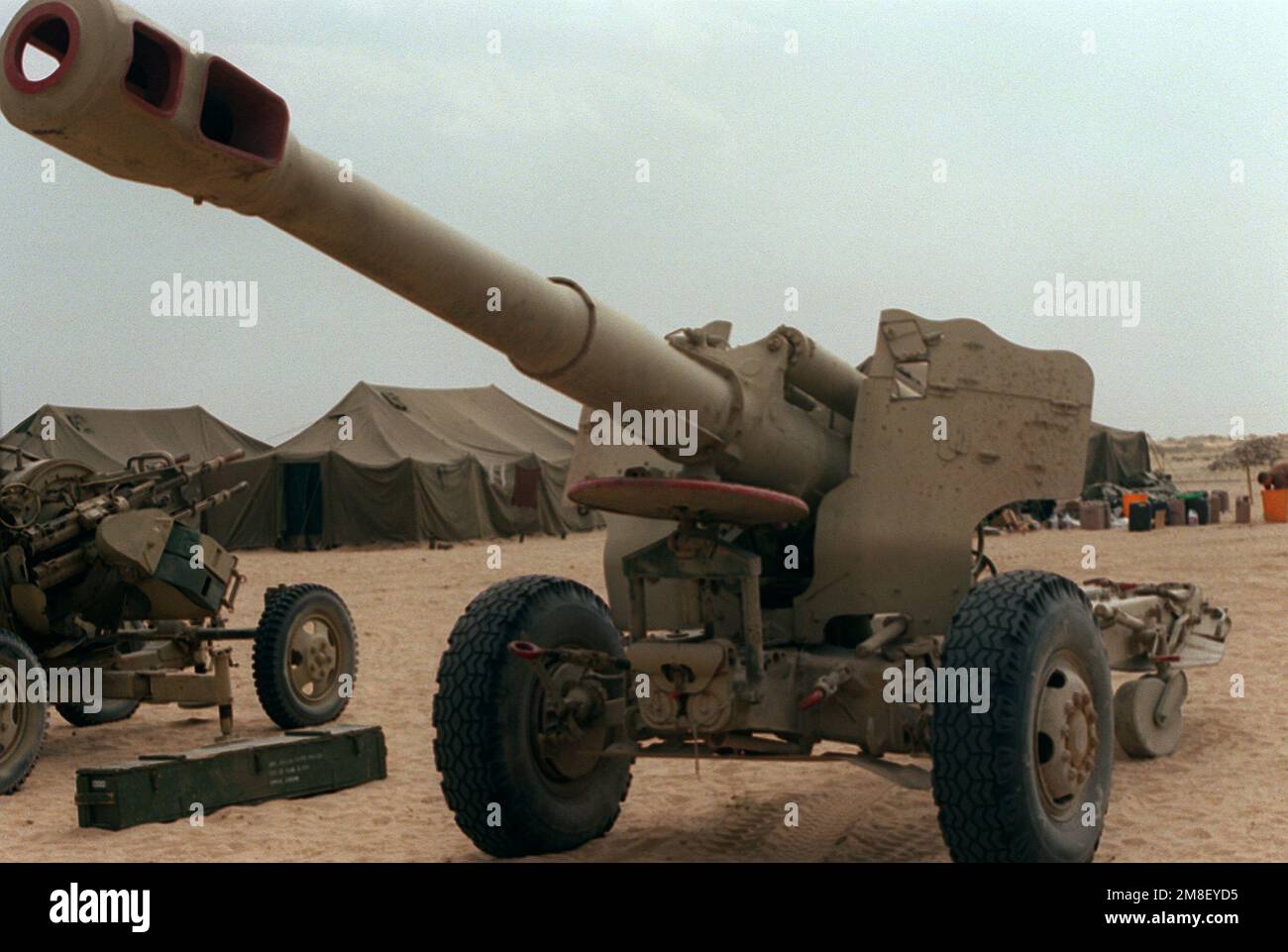 A left front view of an Iraqi D-20 152mm gun-howitzer that was captured ...