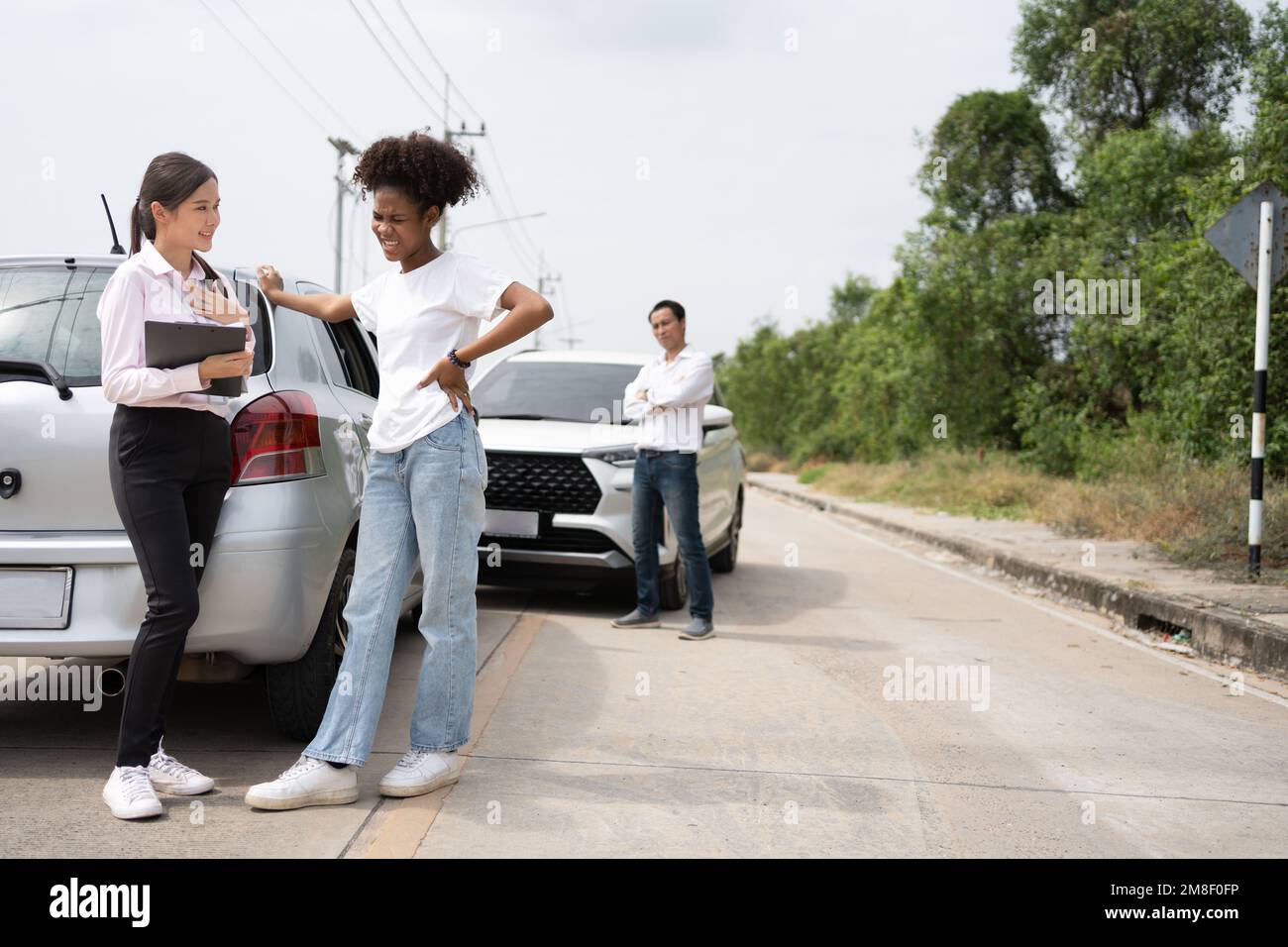 Car damaged people angry hi-res stock photography and images - Alamy