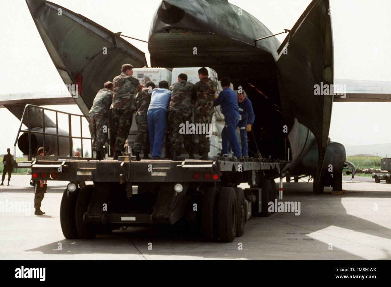 Tomahawks missiles hi-res stock photography and images - Alamy