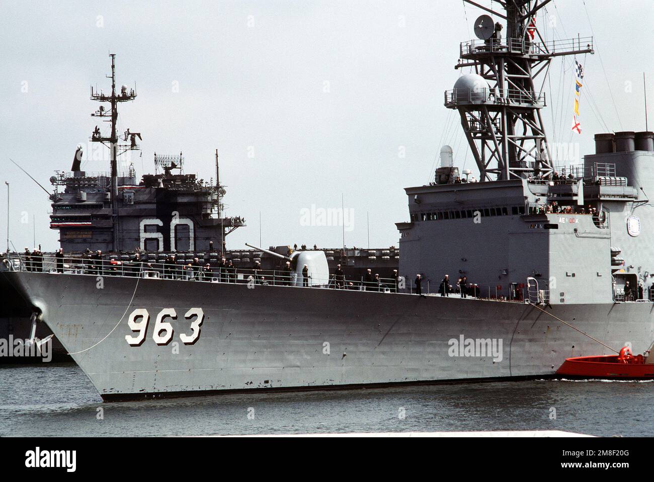 Uss spruance dd 963 hi-res stock photography and images - Alamy