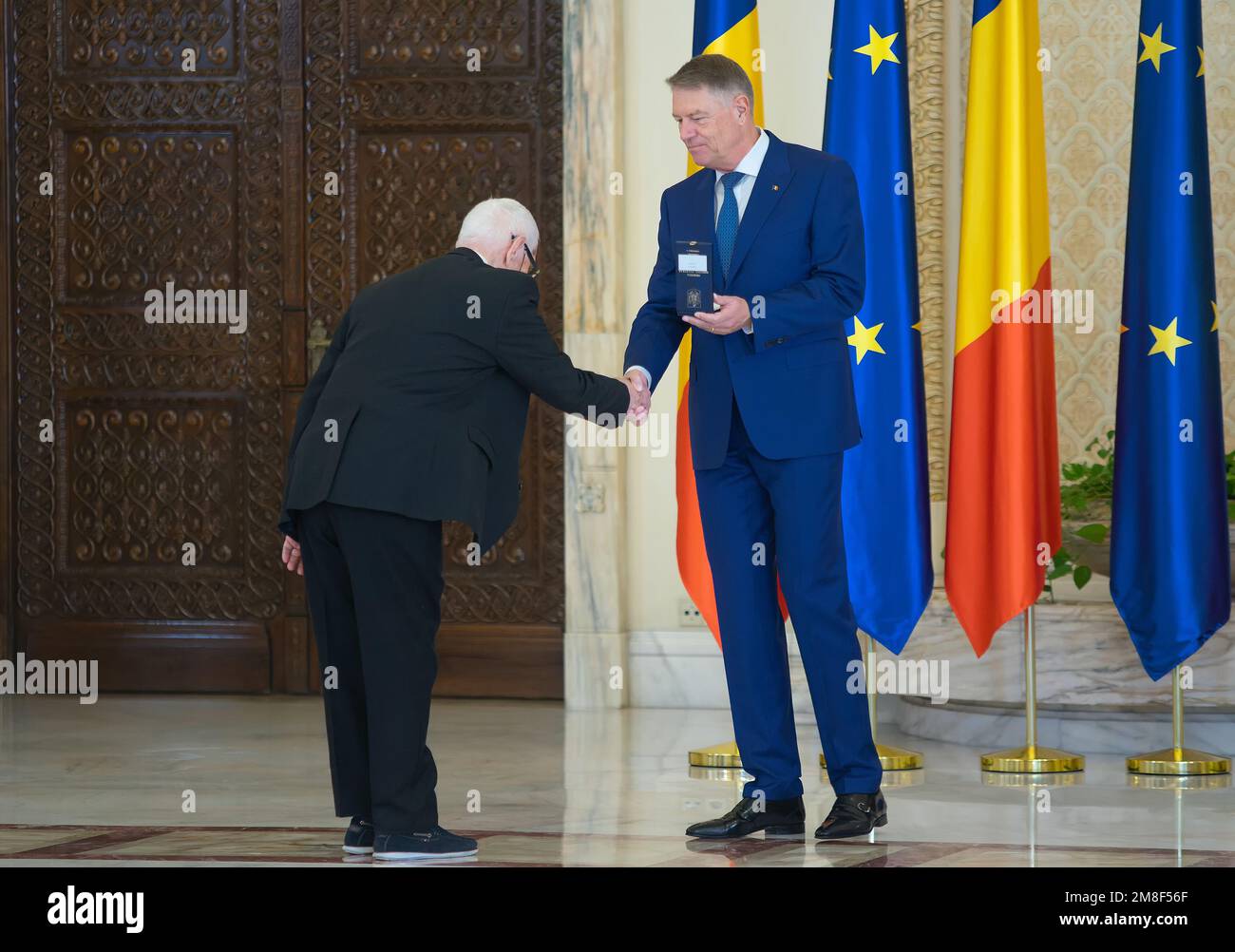 Puiu manu hi-res stock photography and images - Alamy