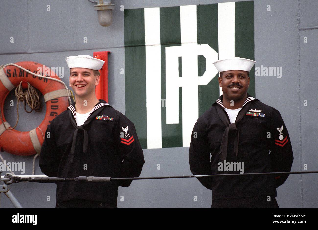 Uss sampson naval ship hi-res stock photography and images - Alamy