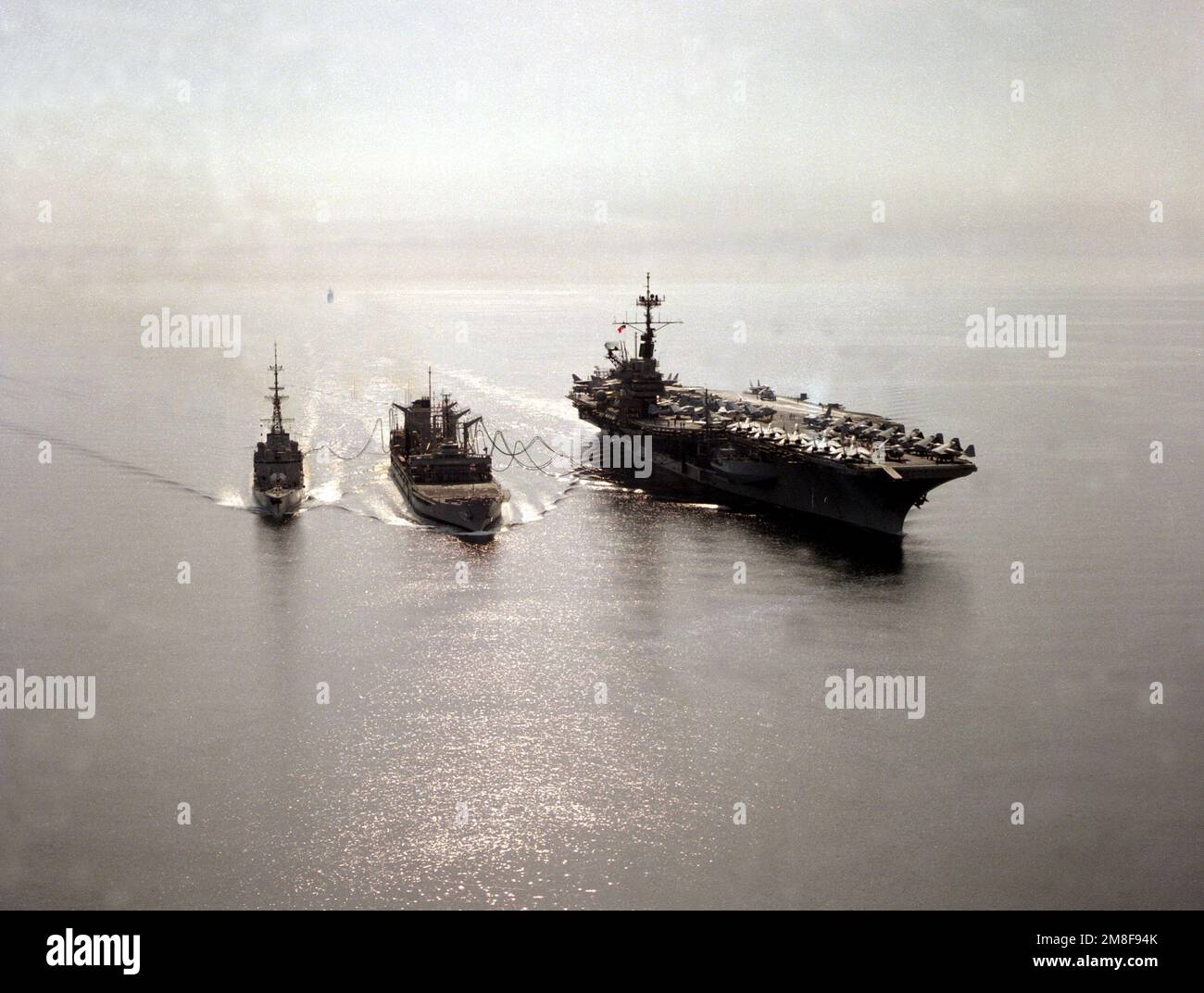 A bow view of the oiler USNS PASSUMPSIC (T-AO-107) conducting an ...