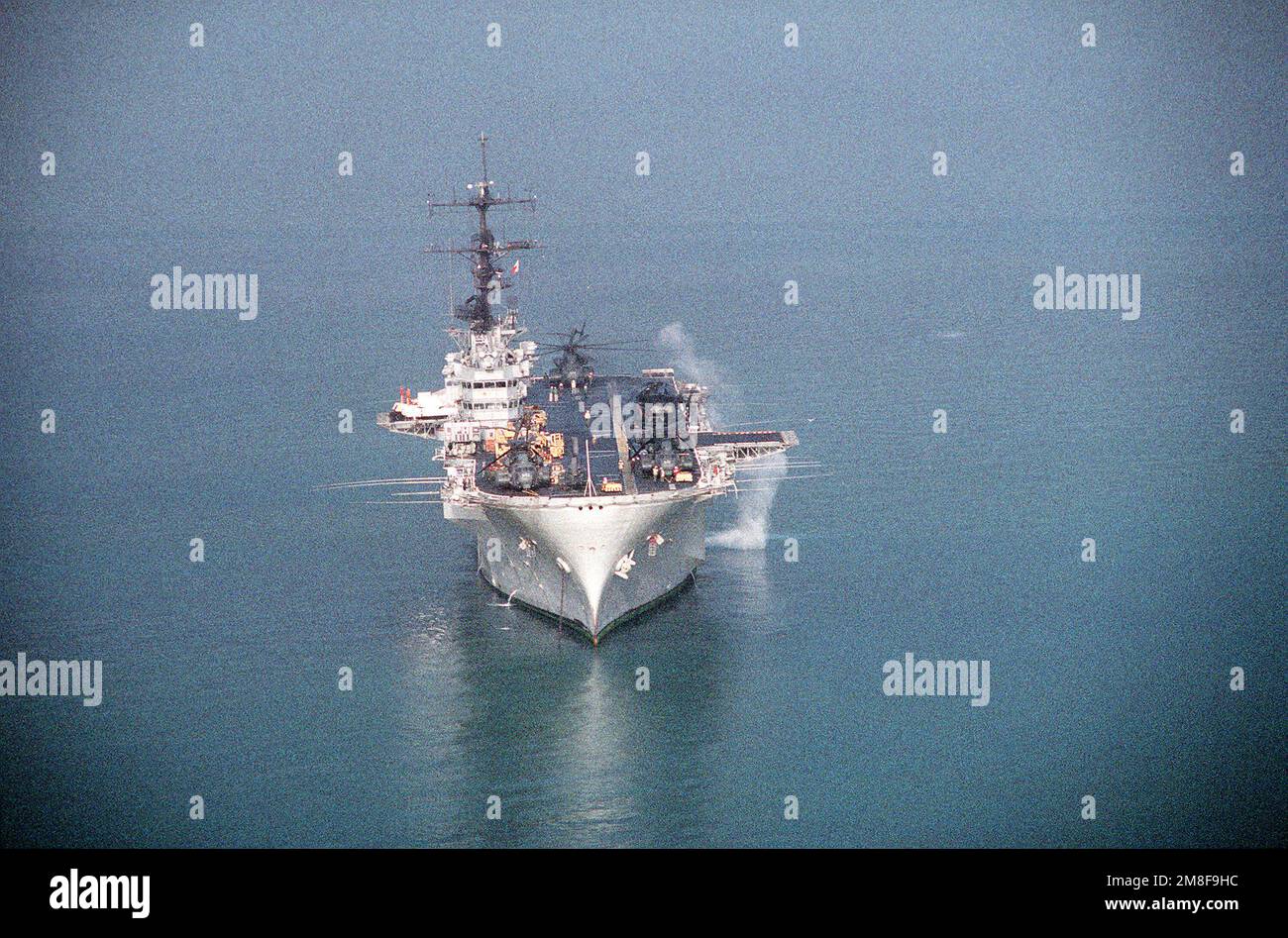 A bow view of the amphibious assault ship USS NEW ORLEANS (LPH-11 ...