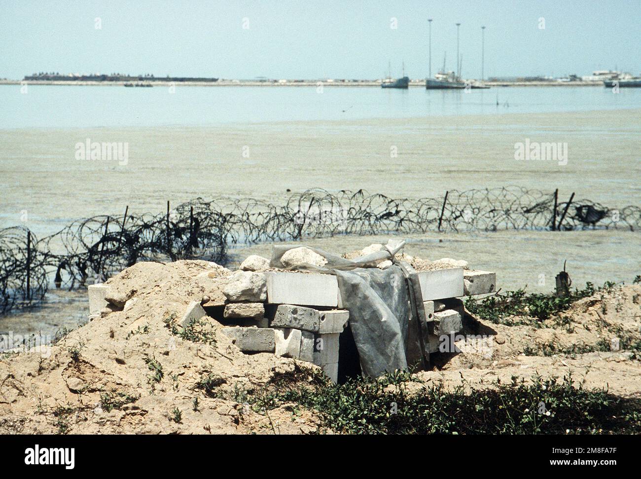 Oil spill operation beach hi-res stock photography and images - Alamy