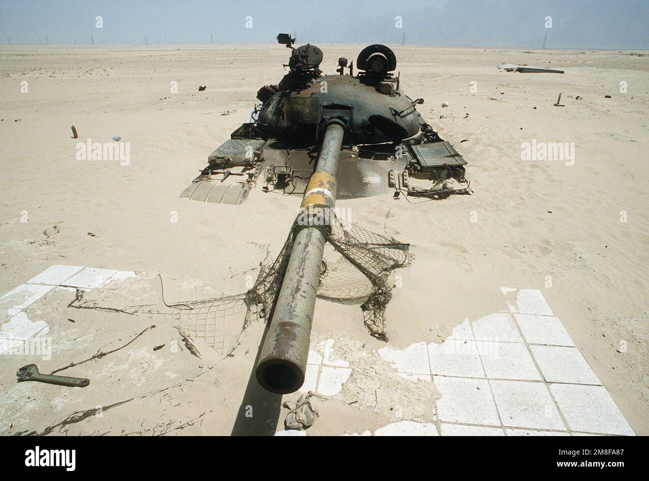 Operation desert storm tank hi-res stock photography and images - Alamy