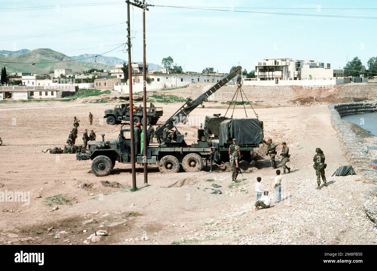 24 ton truck hi-res stock photography and images - Alamy