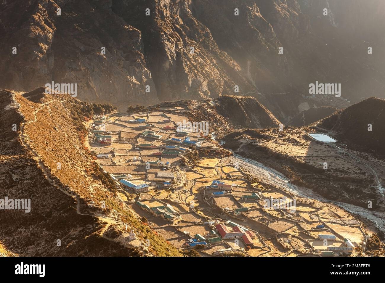 Beautiful mountain village Thame in Sagarmatha National Park, Himalayas ...