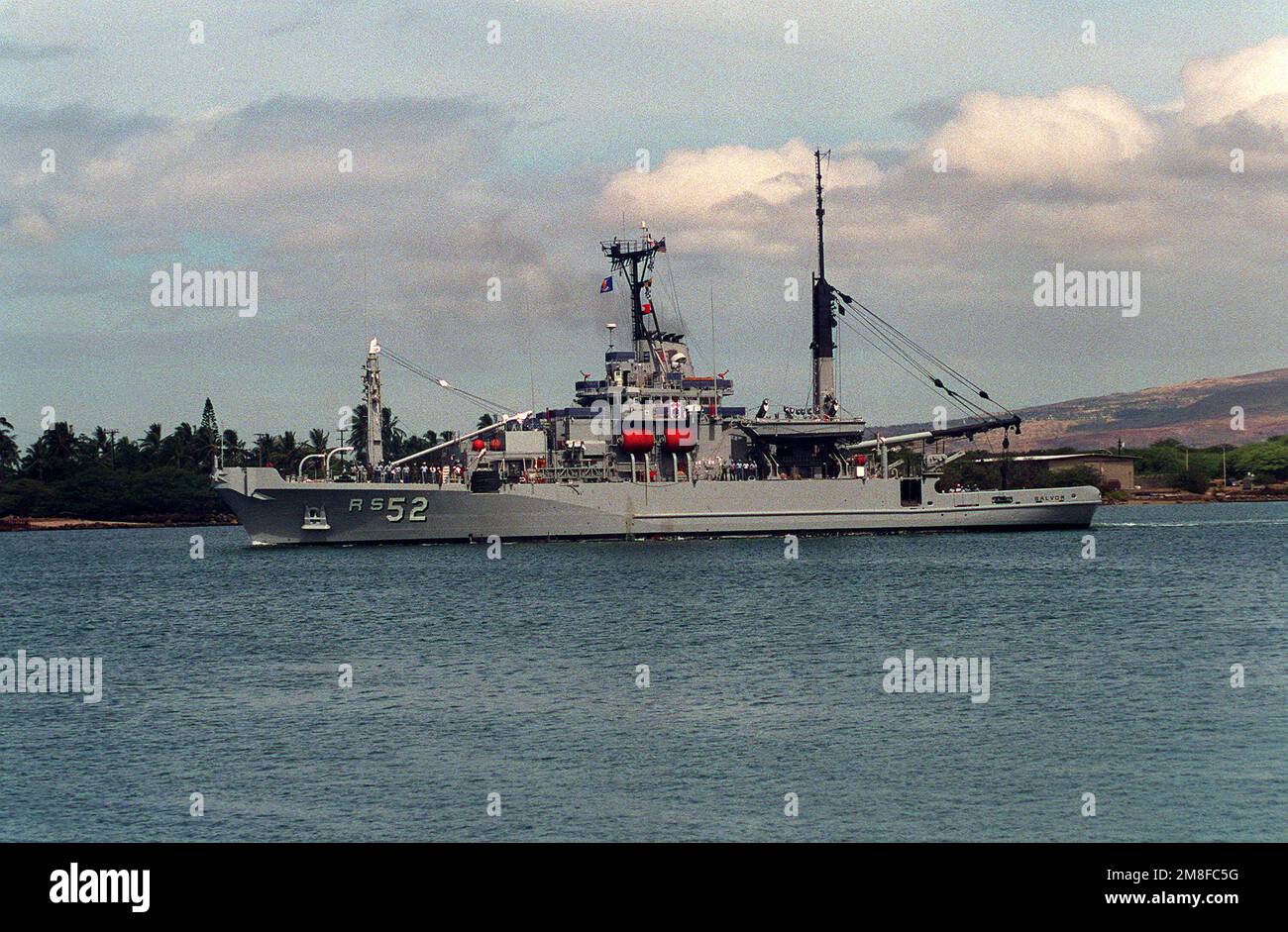 Uss salvor ars 52 hi-res stock photography and images - Alamy