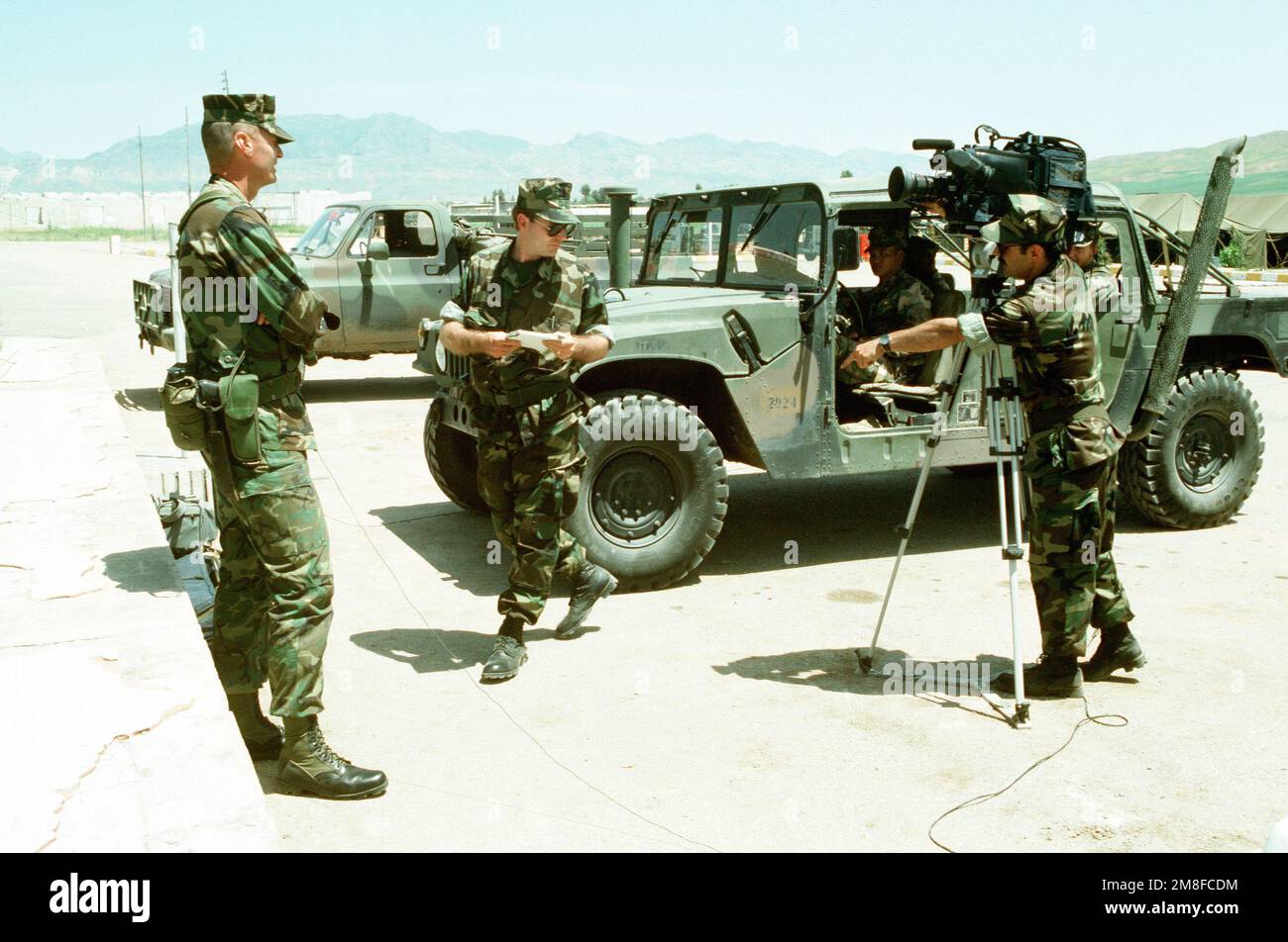 Cameraman high up hi-res stock photography and images - Alamy