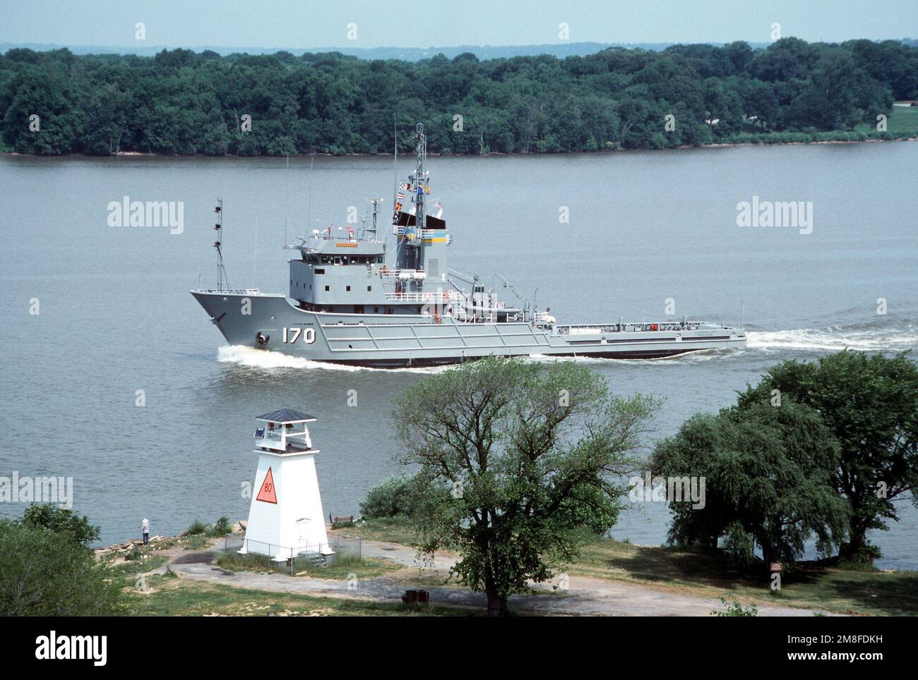 The Military Sealift Command fleet tug USNS MOHAWK (T-ATF-170) passes ...