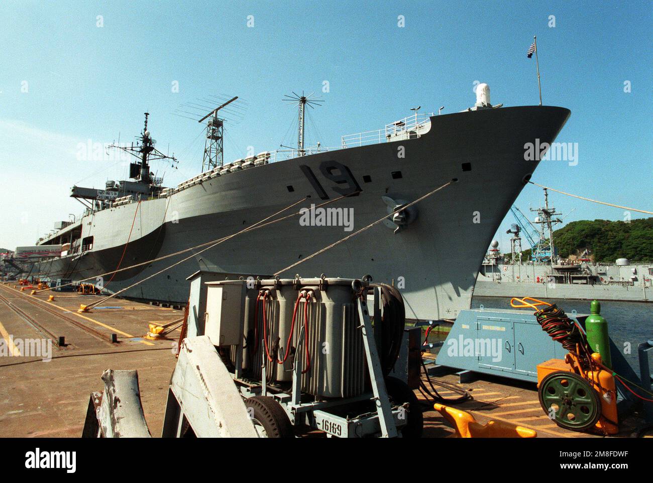 A starboard bow view of the amphibious command ship USS BLUE RIDGE (LCC ...