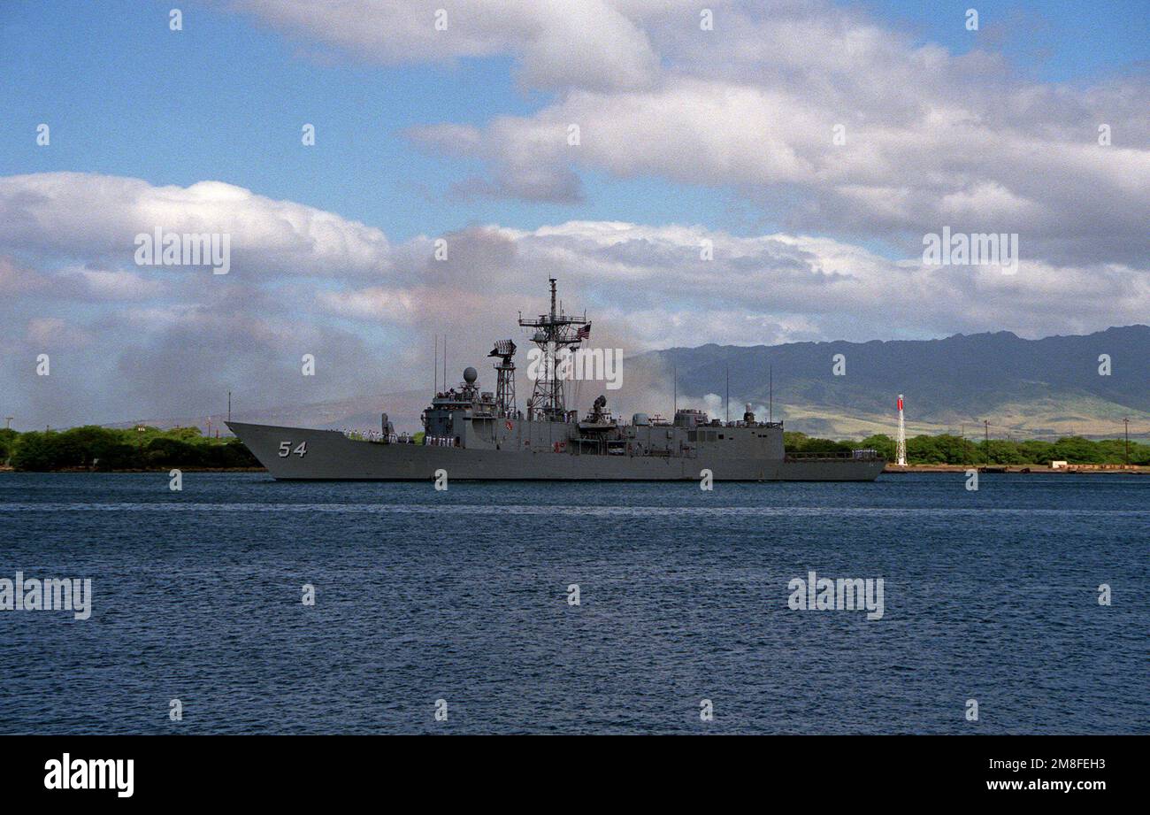 Uss ford ffg 54 visit hi-res stock photography and images - Alamy