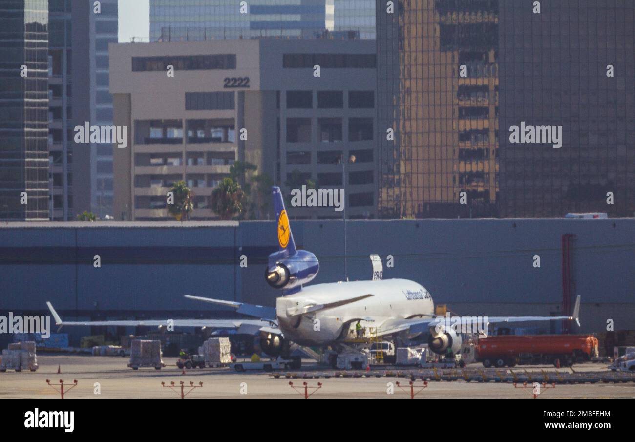 Western global cargo airplane hi-res stock photography and images - Alamy