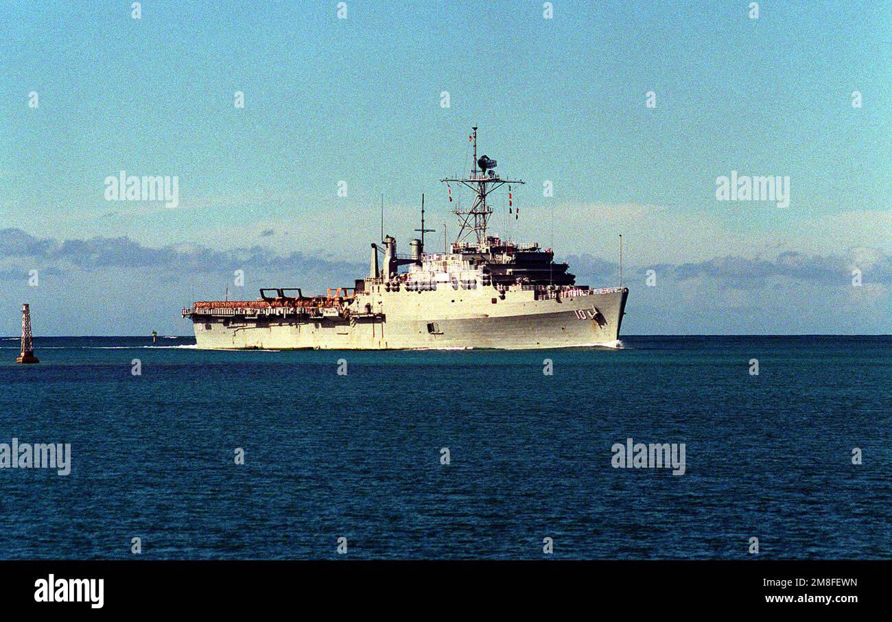 The amphibious transport dock USS JUNEAU (LPD-10) enters the channel as ...