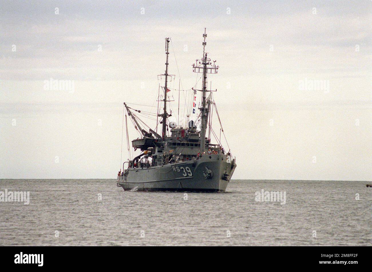 The salvage ship USS CONSERVER (ARS-39) approaches the entrance to the ...