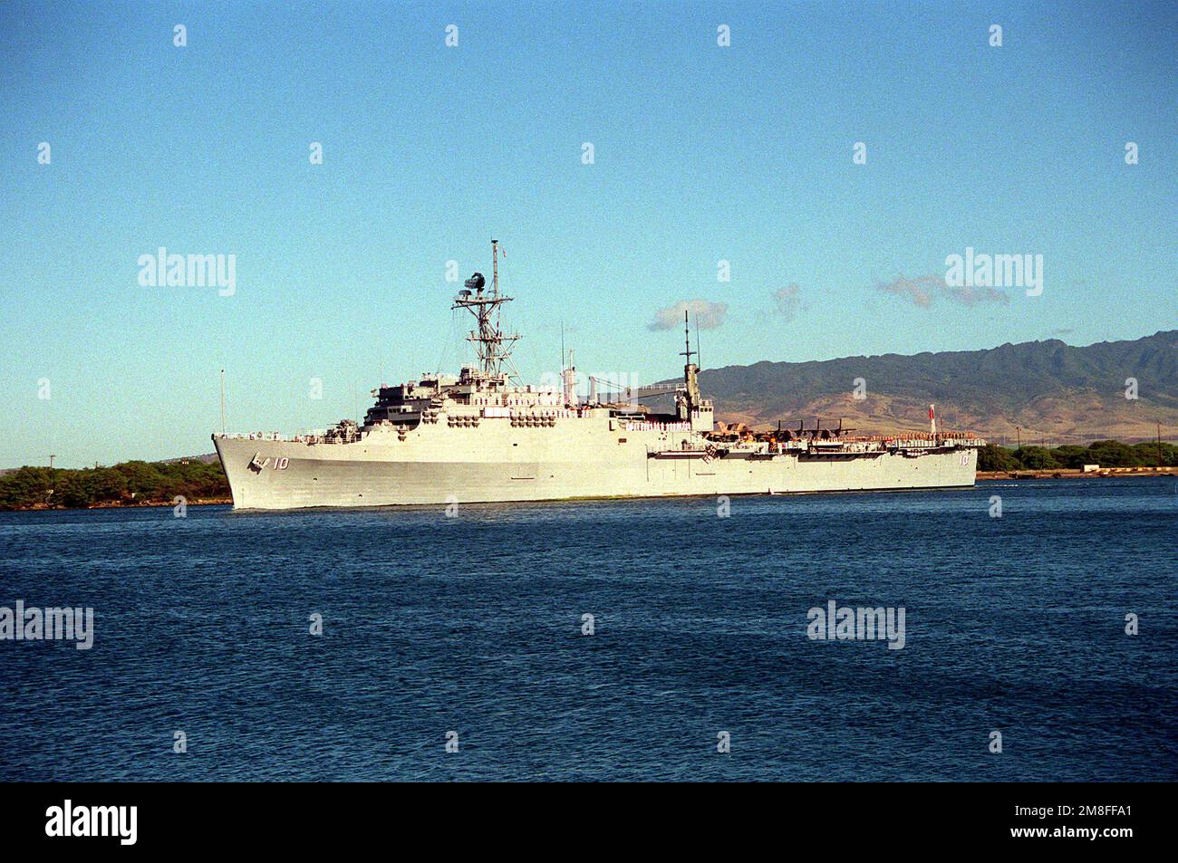 The amphibious transport dock USS JUNEAU (LPD-10) departs Naval Station ...